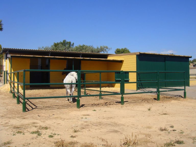 Cuadra construida por Tecniobra